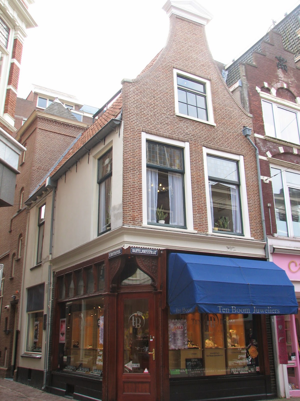 Dolls, Books, and Things That Matter: Day 6: Corrie Ten Boom en de ...