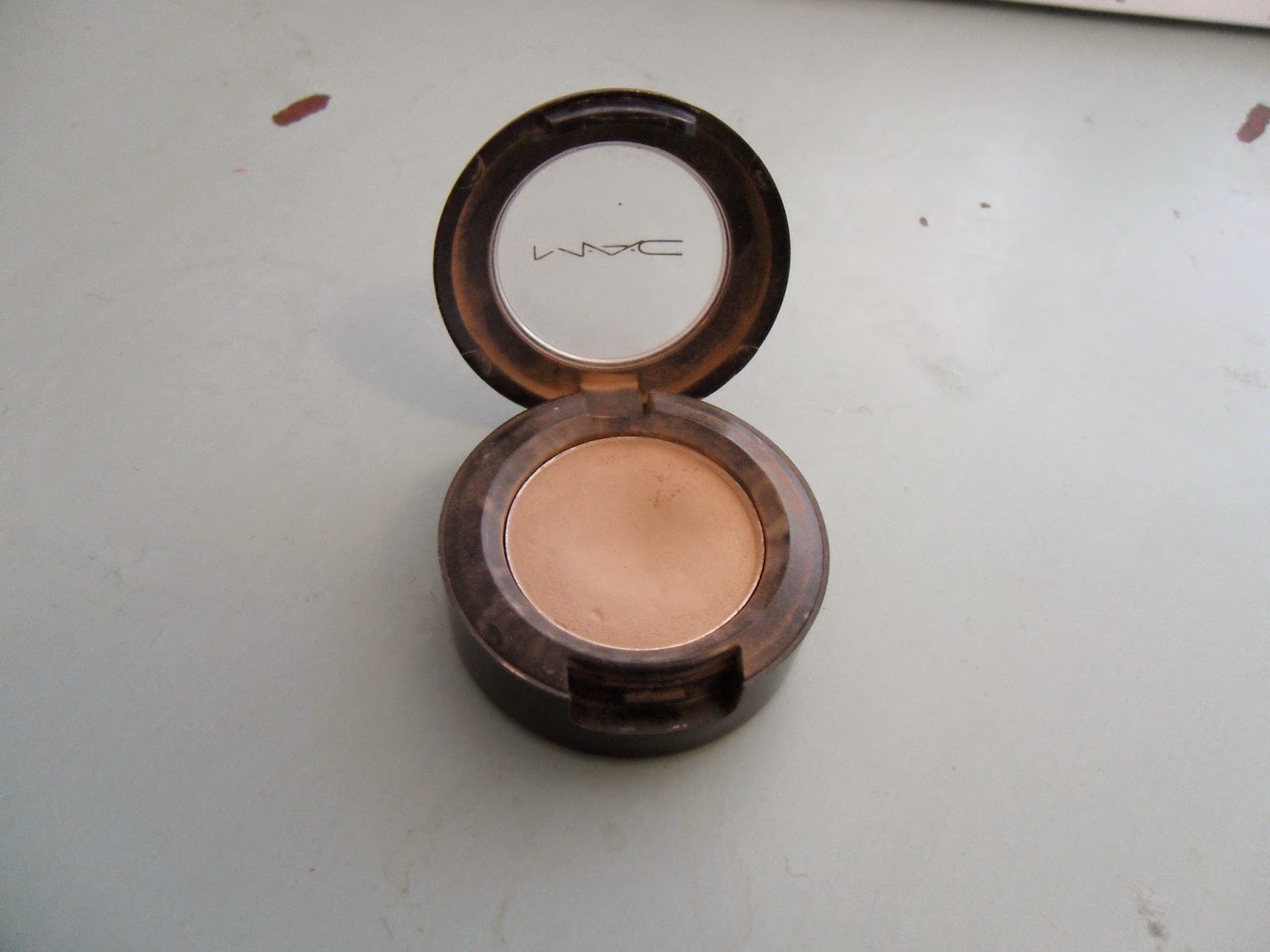 Review: MAC Eyeshadow in Omega - Blush Beauty