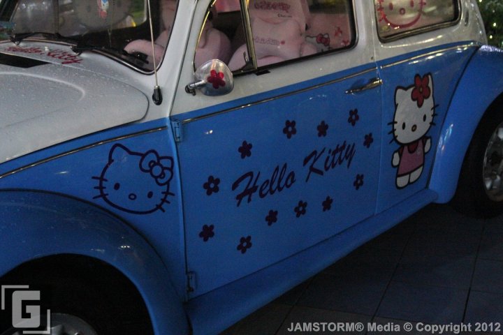 GeekMatic!: Sights & Highlights: Hello Kitty Cars!