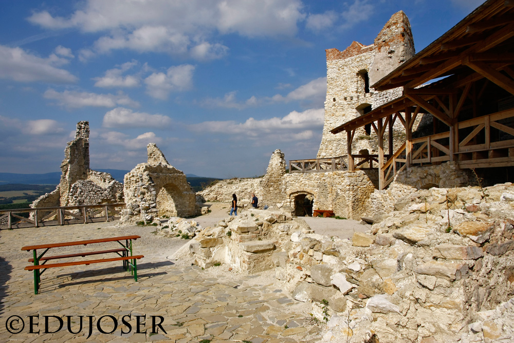 EDUJOSER: CASTILLO DE CACHTICE (Eslovaquia)