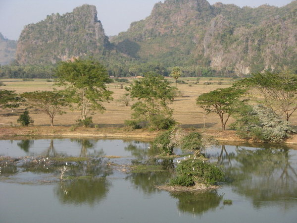 Caving in SE Asia: Myanmar - Kyauk Kan Latt lake pagoda