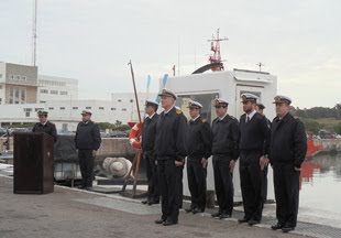 Ceremonia de afirmación de pabellón en el submarino ARA “Salta” | www ...