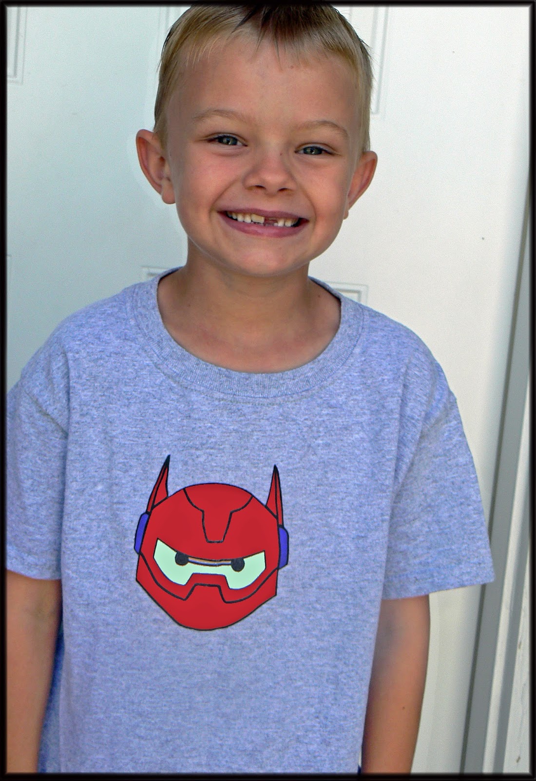 ourhomecreations: DIY Baymax shirt