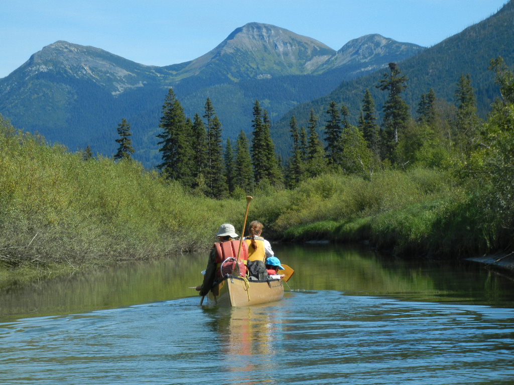 HOLA TRAVEL BUG: Canadian wilderness at its finest - in a canoe
