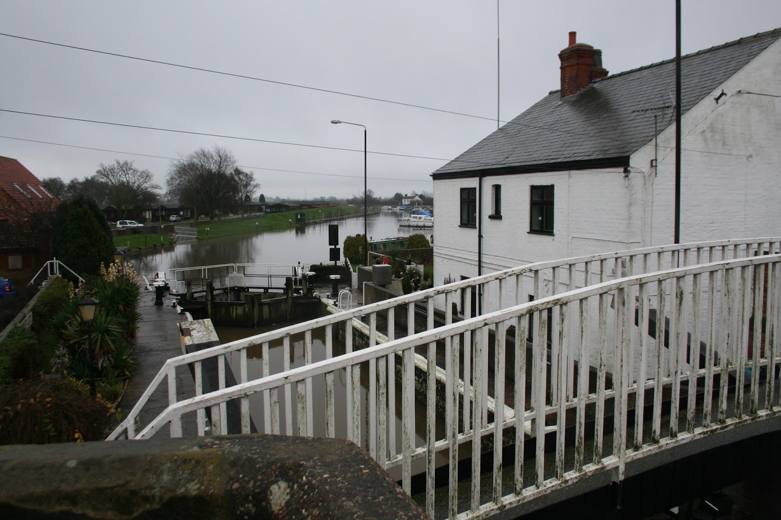 Narrowboat Annie: Torksey Lock, Trent Lock and fuel filters!