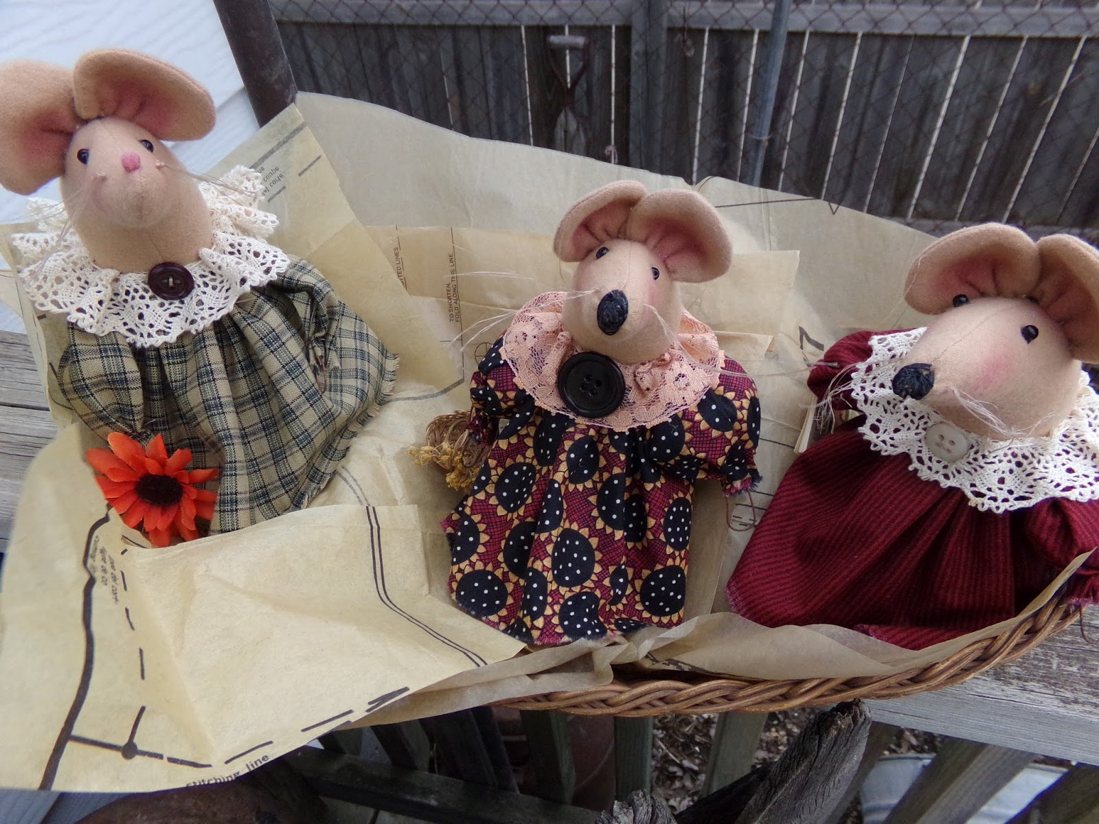 A Primitive Plot: The Mice Girls