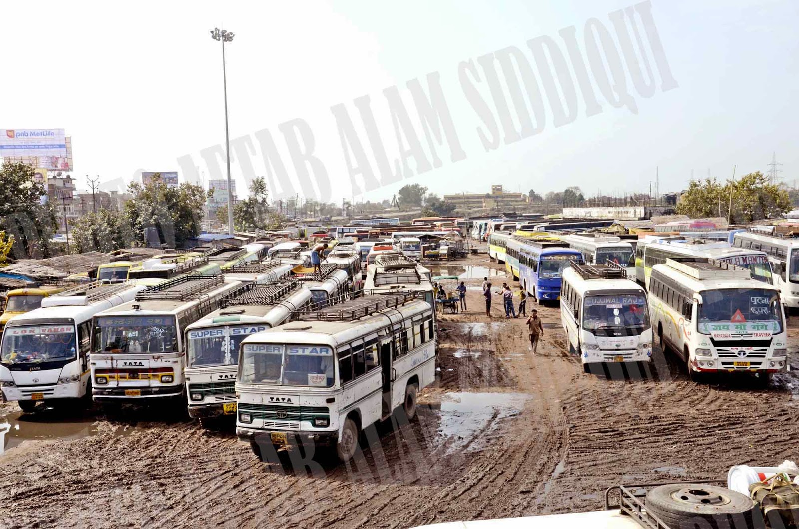 View Patna: Buses remain off road on Bihar Bandh