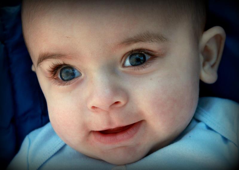 Busy Momma of Three: In 8 Hours Quinn Will Have One Eye