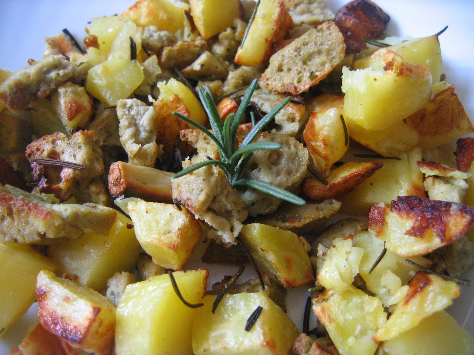 Vegagyerek: Tepsis szejtán (búzahús) rozmaringos krumplival