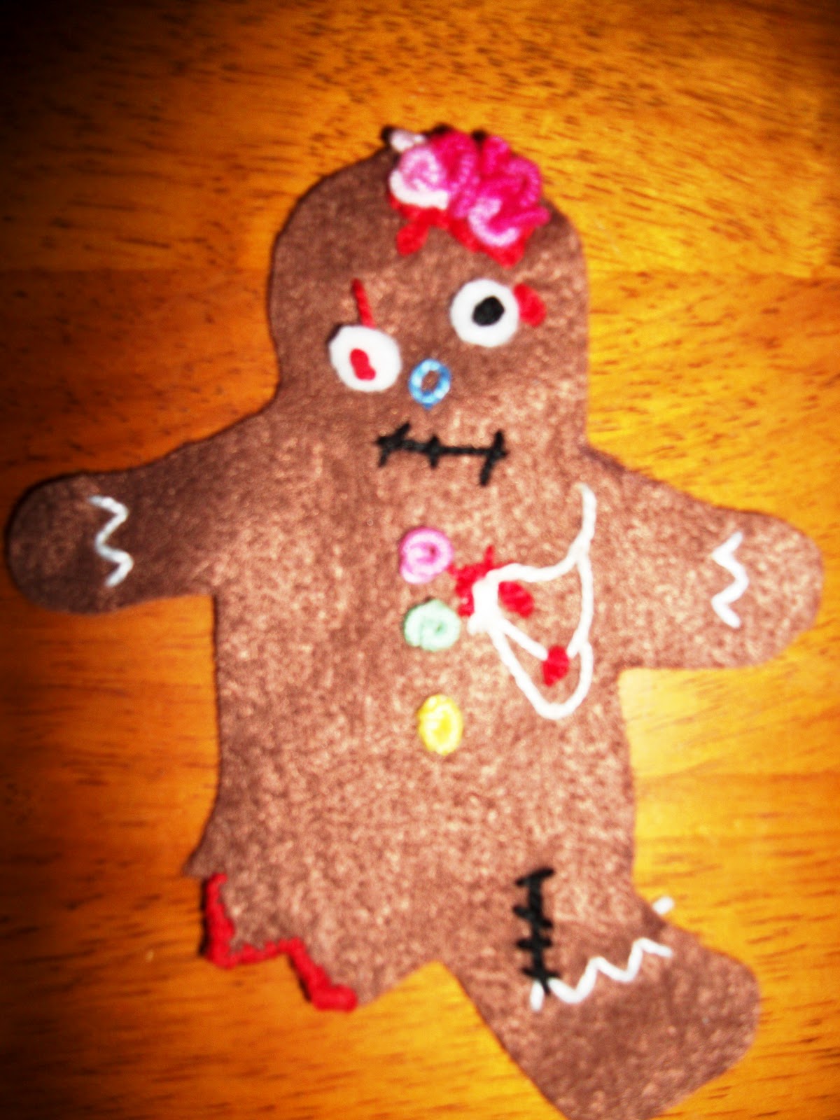 Crafty Lil Bluebird: Zombie gingerbread men ornaments