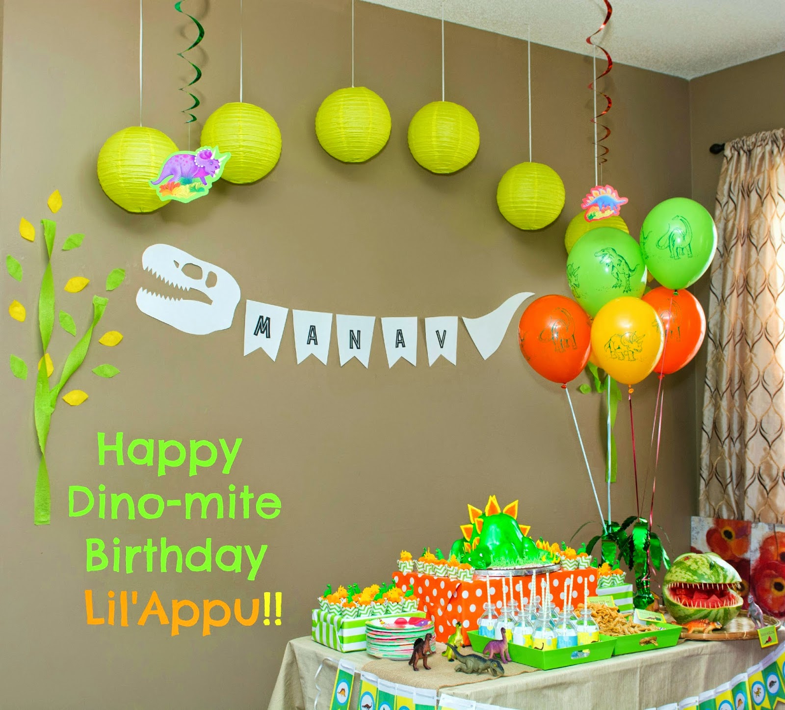 Manju's Eating Delights: Dinosaur B'day party...Manav turns 3 - ROAR!