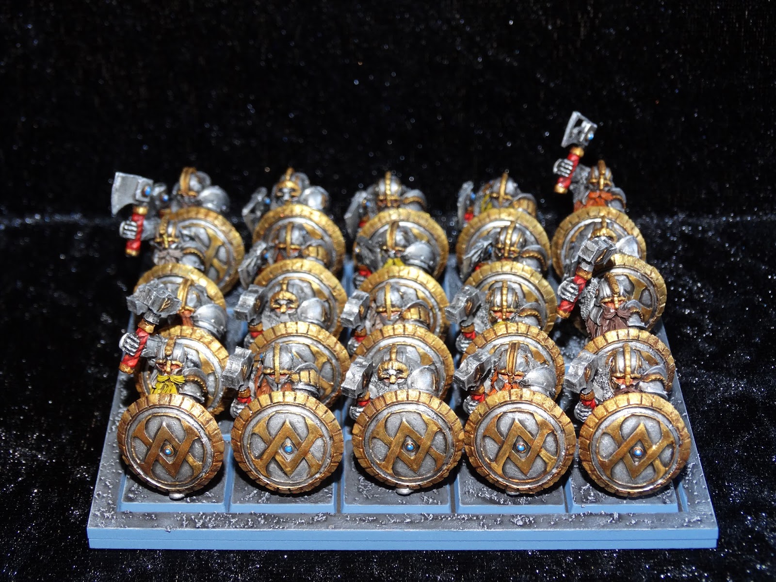 Making miniatures with Mario: MOM Miniatures Revieuw 4 : Last Dwarf ...