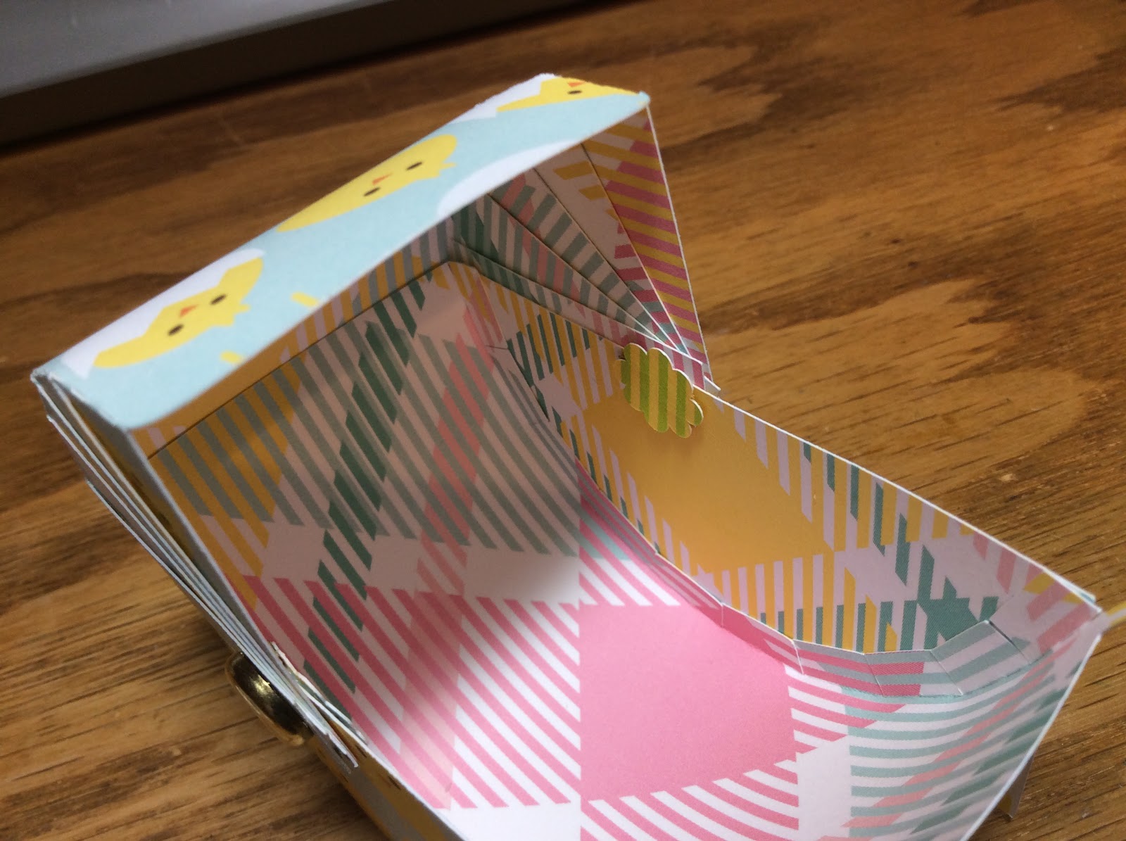 Papercrafts and other fun things: A Paper Baby Carriage For a Baby Shower