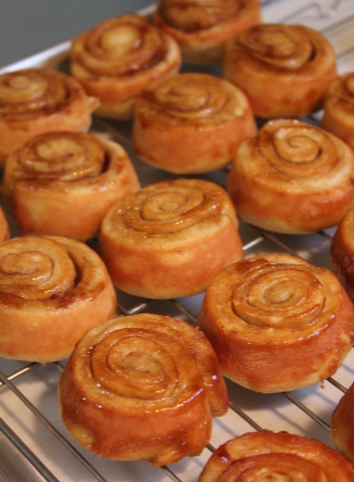 Jo and Sue: Cinnamon Bun Stuffed Donuts