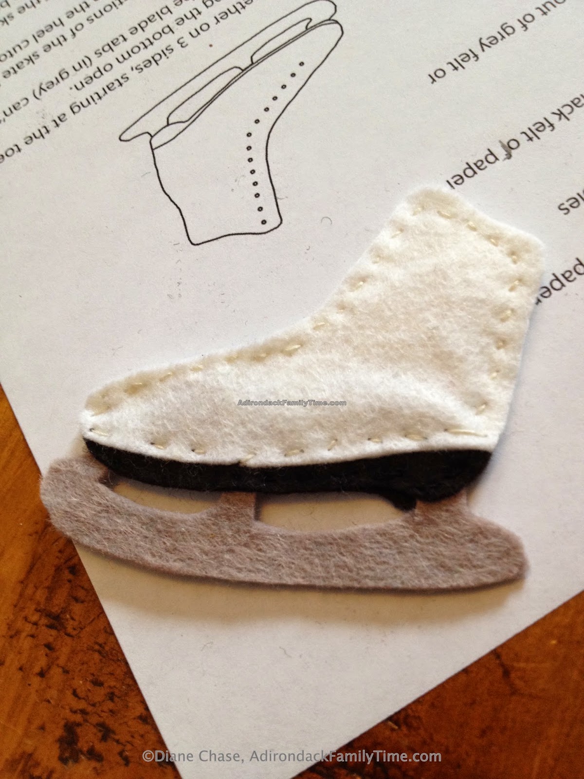 Craft: How to Make a Felt or paperclip Ice Skate Ornament