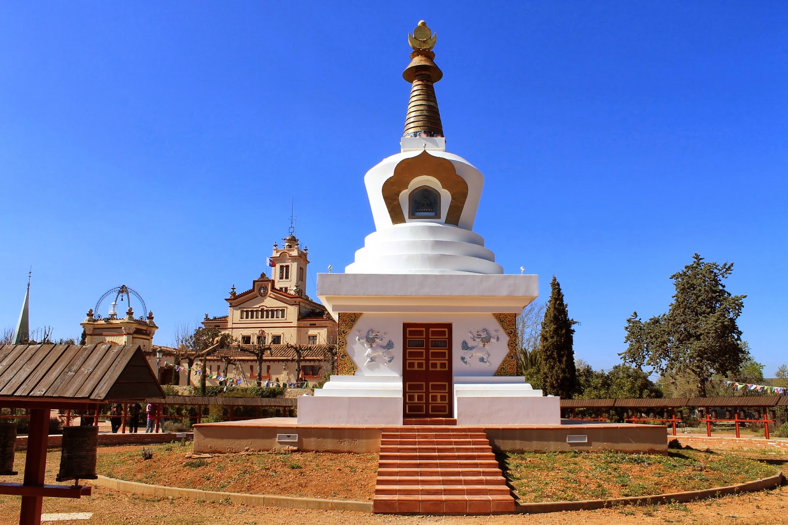 The Carousel of Dreams: MONASTERIO BUDISTA del Garraf