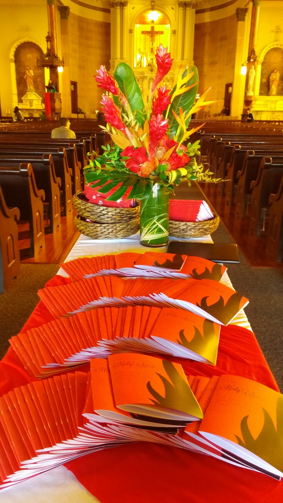 Mass of The Holy Spirit Decor