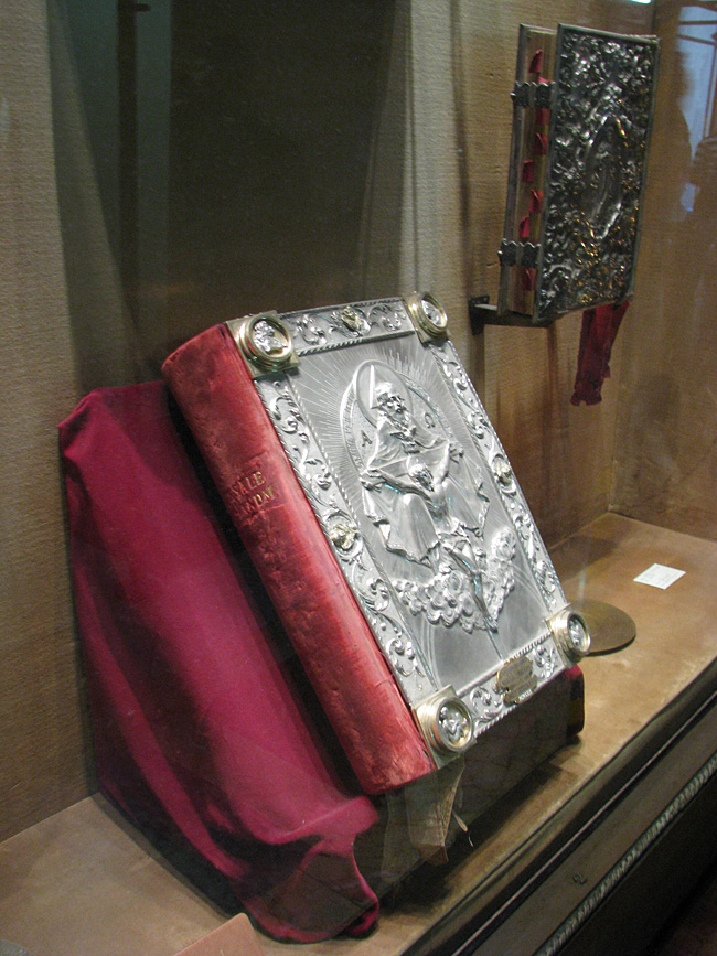 The Bell Curve of Life: Rome: Vatican Museum - Religious Artifacts