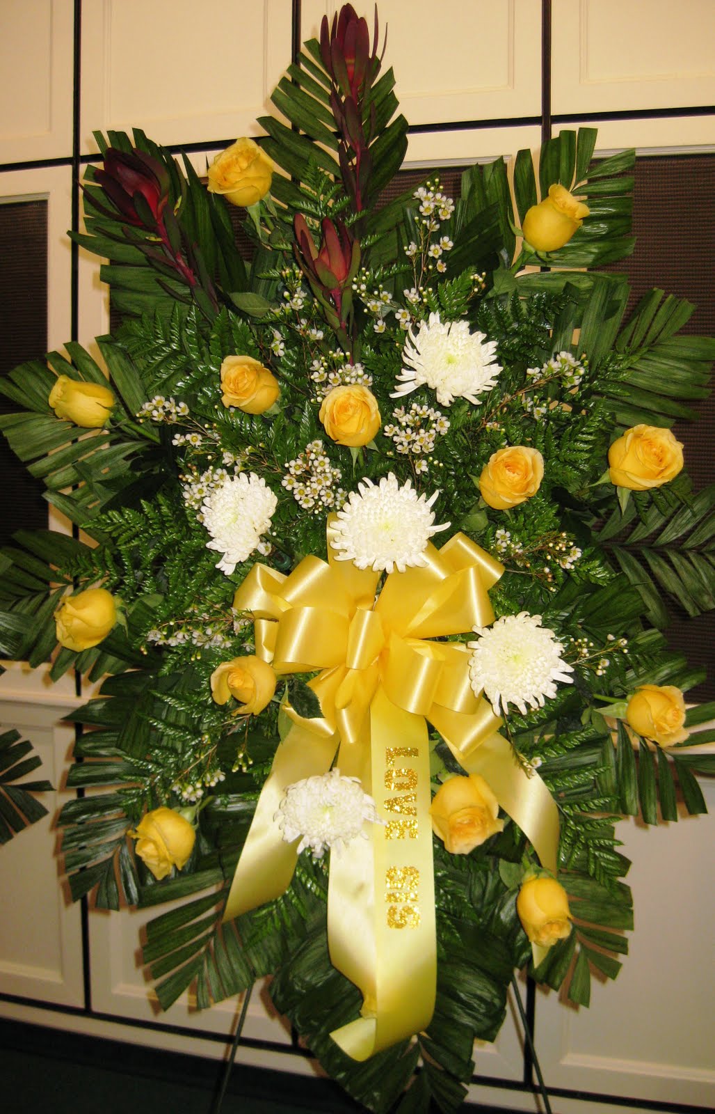 Bowden Floral: Easel Arrangements