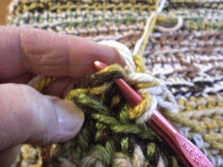 A Home Grown Journal: Crocheted Rug with Heavy Rug Yarn Tutorial