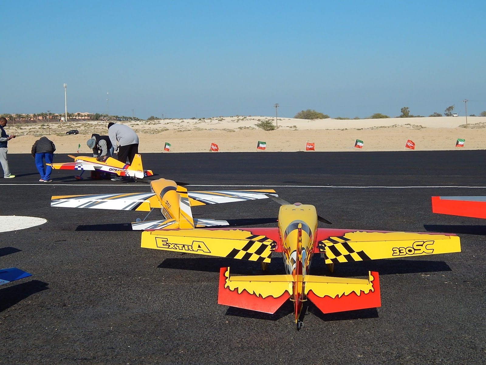 Kuweight 64: LONGEST FLAG IN THE WORLD - KUWAIT FLAG MAKES GUINNESS ...