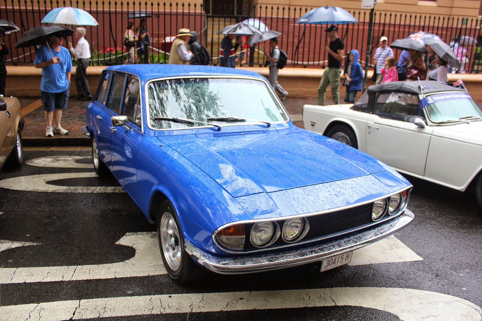 Aussie Old Parked Cars: 1971 Triumph 2.5 PI Mk 2 Estate