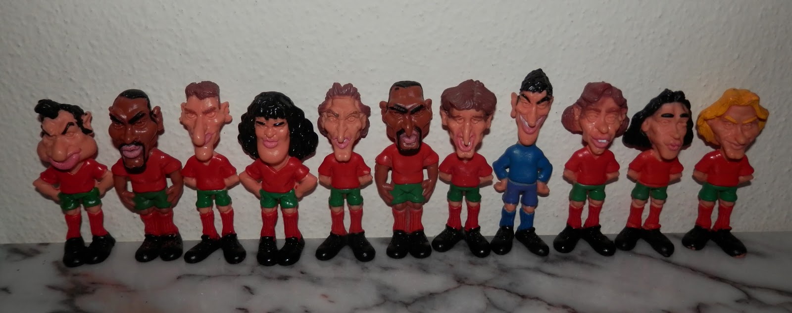 Nostalgia de infância: Coleção de figuras pvc EURO 96 (Jornal a Bola)