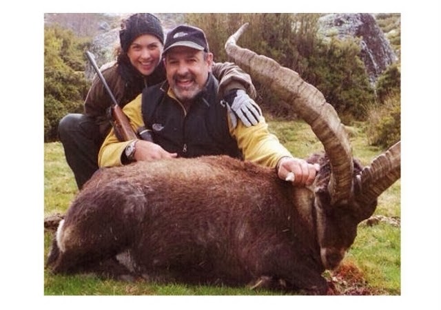 fotos de lucero cazando animales