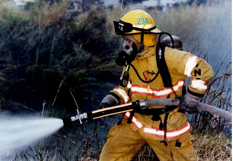 Acción Policial : Apaga incendios lanzan llamativo concurso: “Bombero ...
