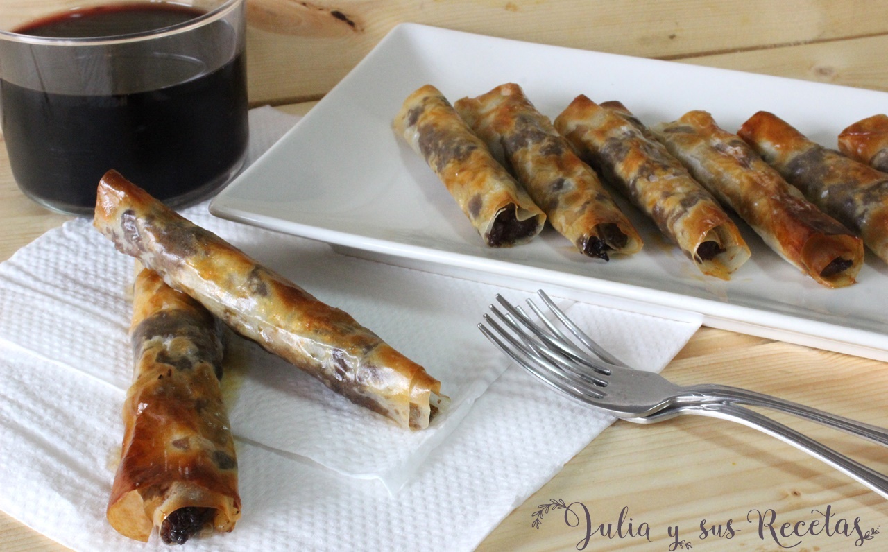 JULIA Y SUS RECETAS: Rollitos de pasta brick rellenos de morcilla y manzana