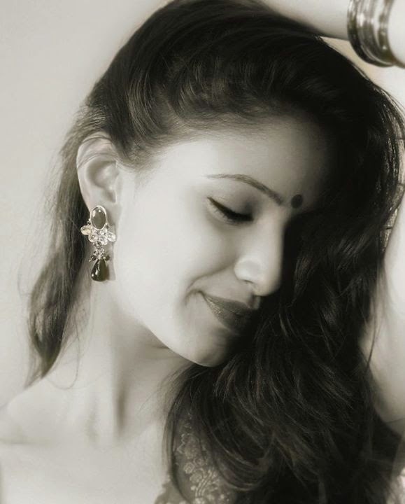 Sayali Deodhar ( Zee marathi Fem ) Wallpapers -Assal Marathi ...