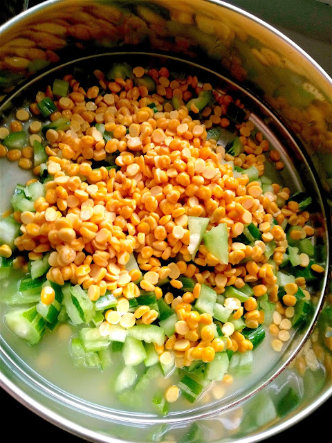 SNAKE GOURD CURRY (PUDALANGAI KOOTU) Protein rich, high fibre, low carb ...