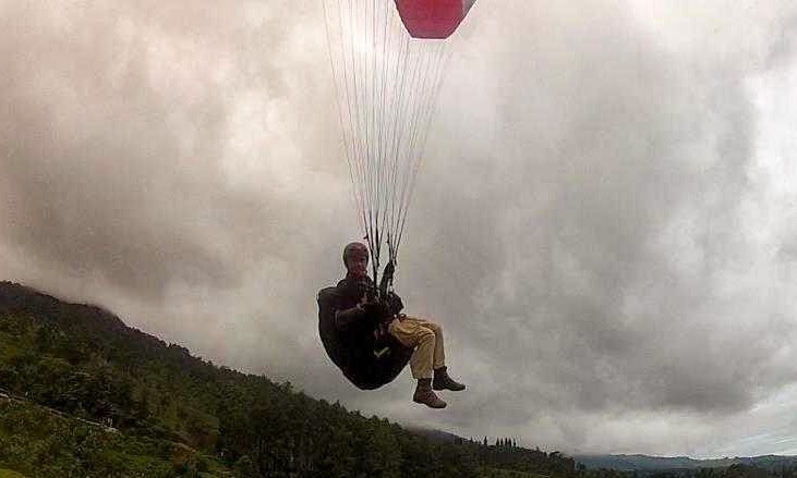 Wisata Paralayang Puncak Yang Indah dan Menantang
