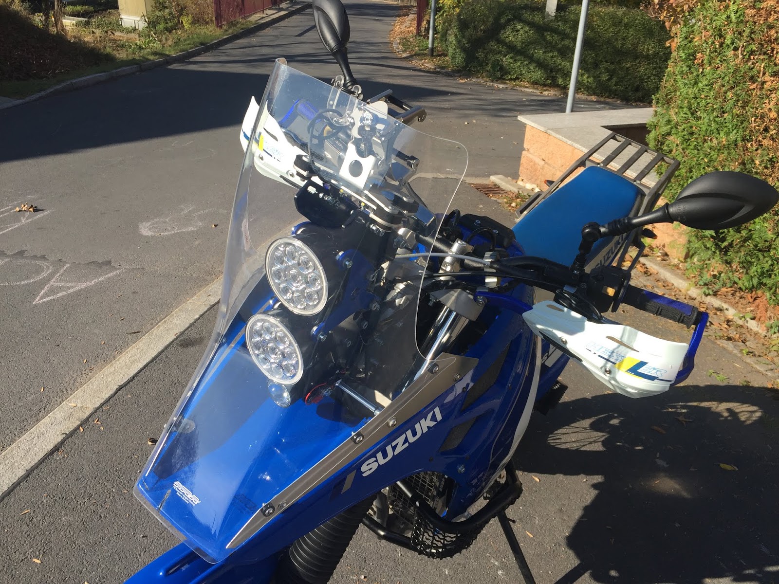 Der SUZUKI DR RALLYE & DR CUSTOM BIKE BLOG: RALLYE BIG SERIES!