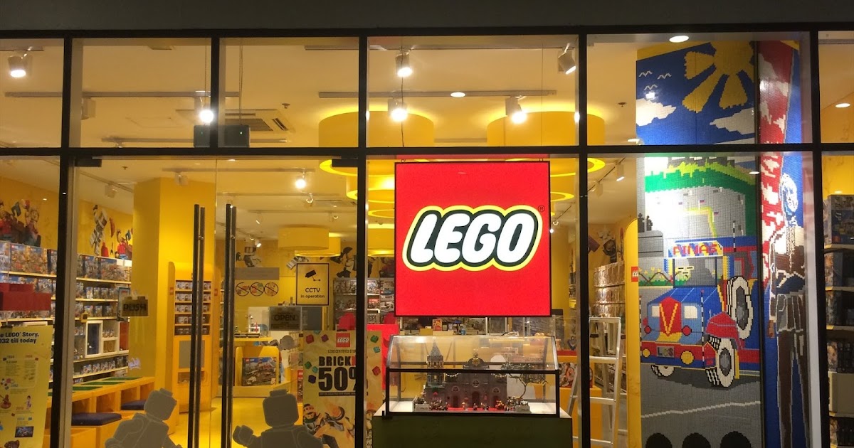@cerbojam: Getting Lost in the LEGO® Store