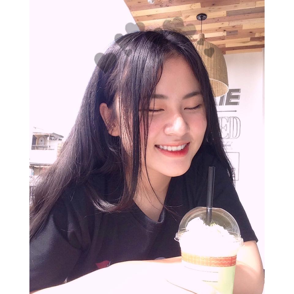 Josie Nguyễn Hân - A girl should be like a butterfly,pretty to see but ...