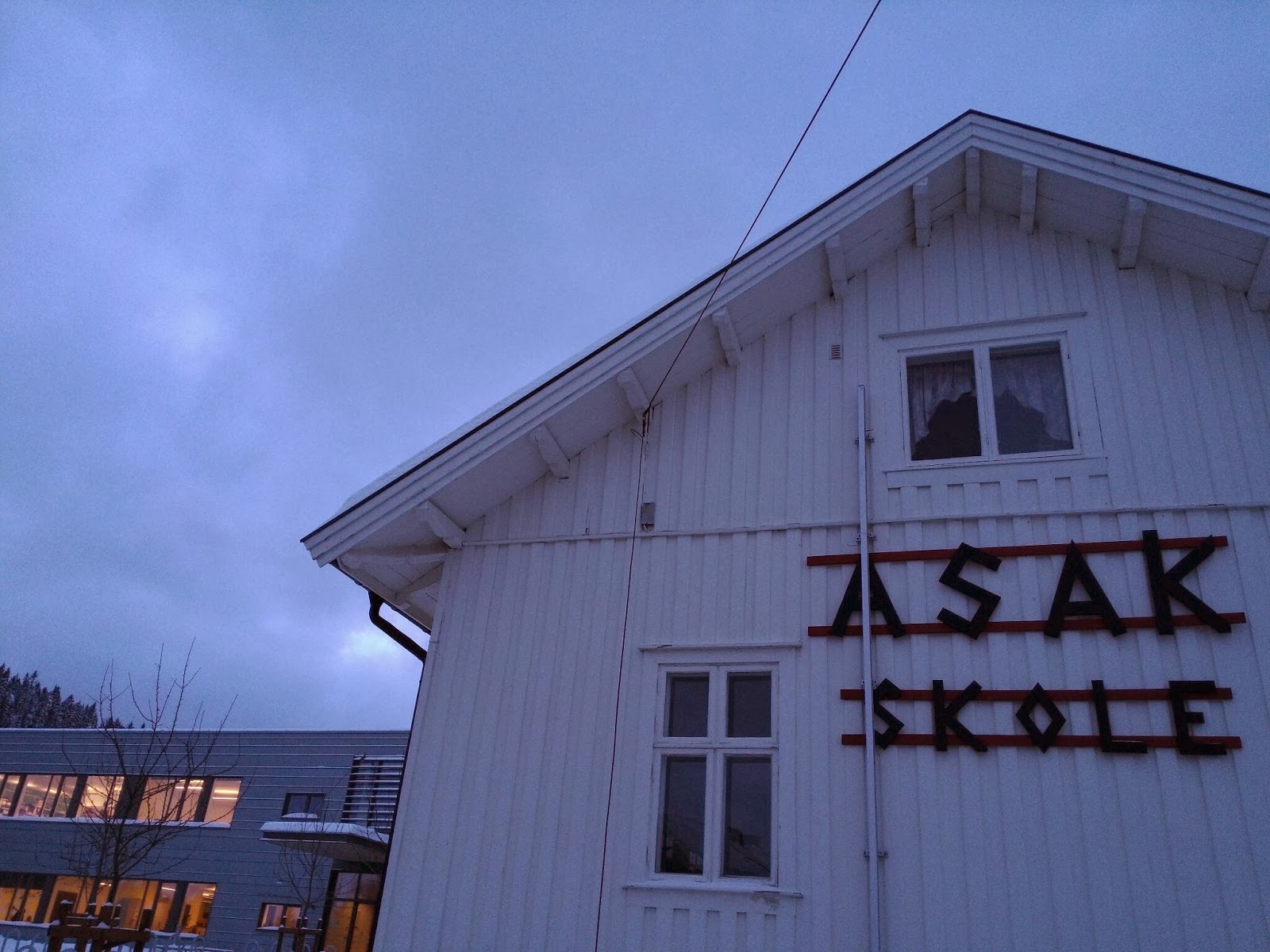 Fenja og Menja: Asak skole