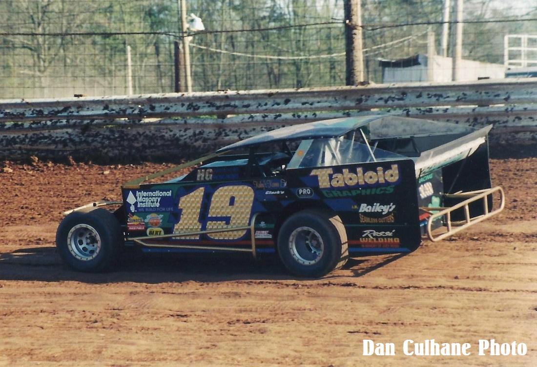 RUB RAILS & ROOSTER TAILS: 30 October 2011