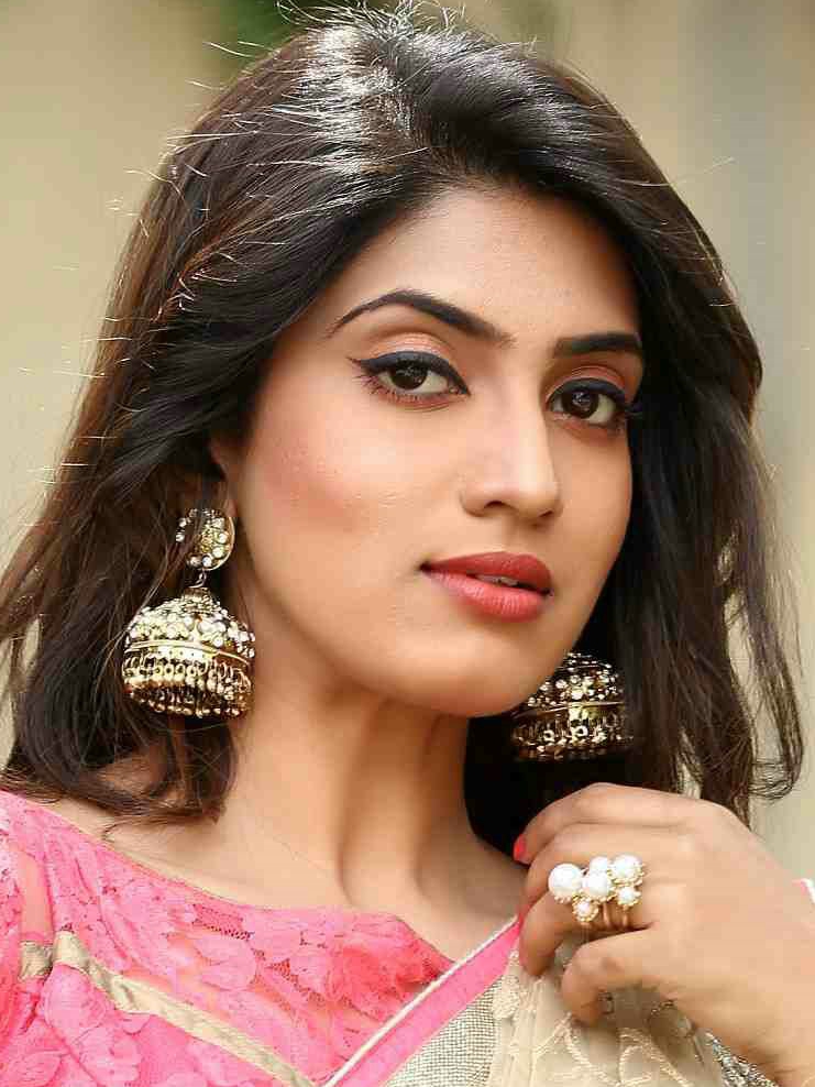 Telugu TV Bhamalu: Sameera Sheriff Navel Show