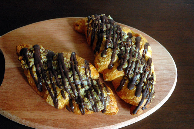 DUDE FOR FOOD: Starting the Day with a Chocolate Walnut Croissant...