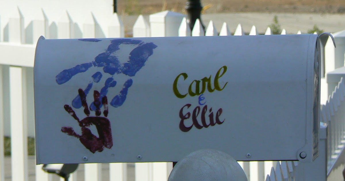 Wednesday Works: DIY Painted UP Mailbox