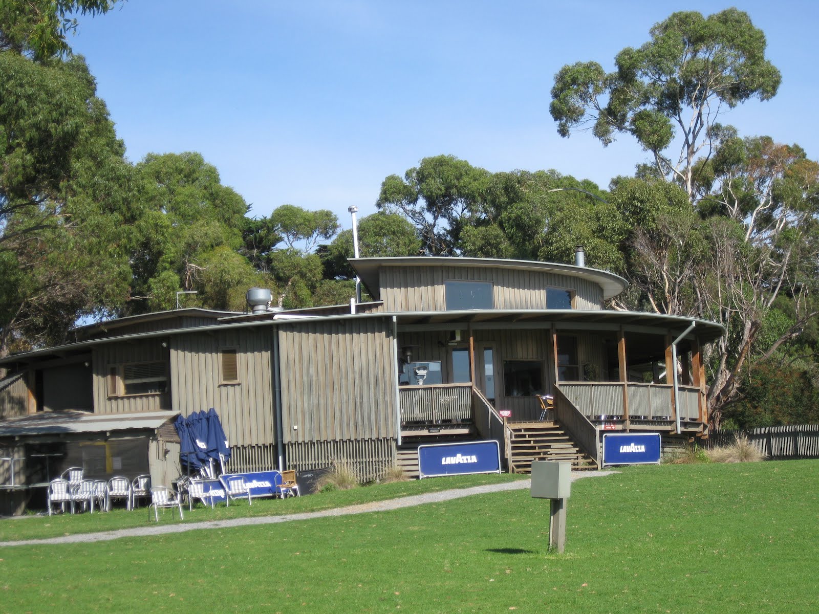 Robin's Double Life: Moonah stump: entrance to Churchill Island