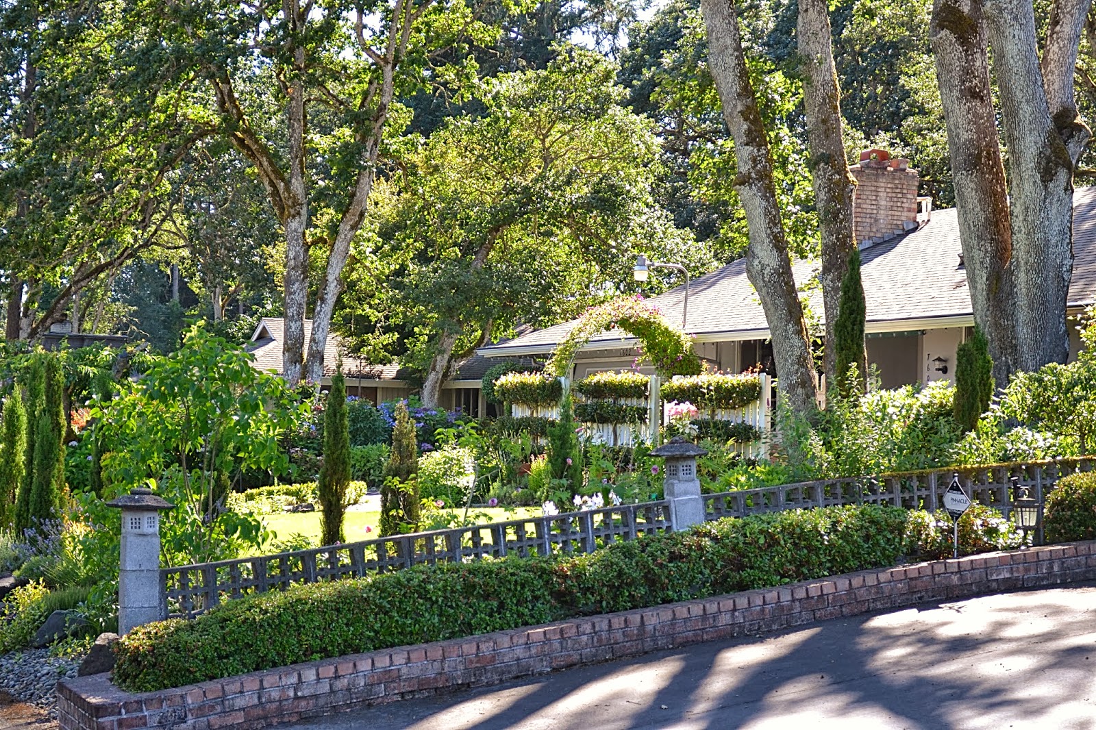 The Outlaw Gardener: The Garden of Bill & Cheri Hansen