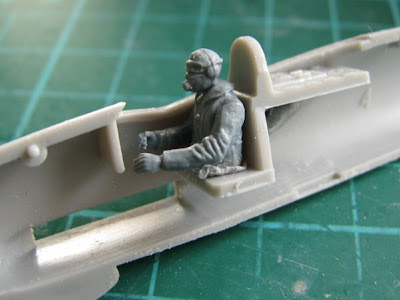 Fill 'n Sand: Airfix 1/72 Whirlwind - pilot and nacelles