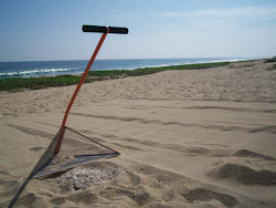 .beach cleaning tool RASCO: MANUAL TOOL TO CLEAN SANDY AREAS