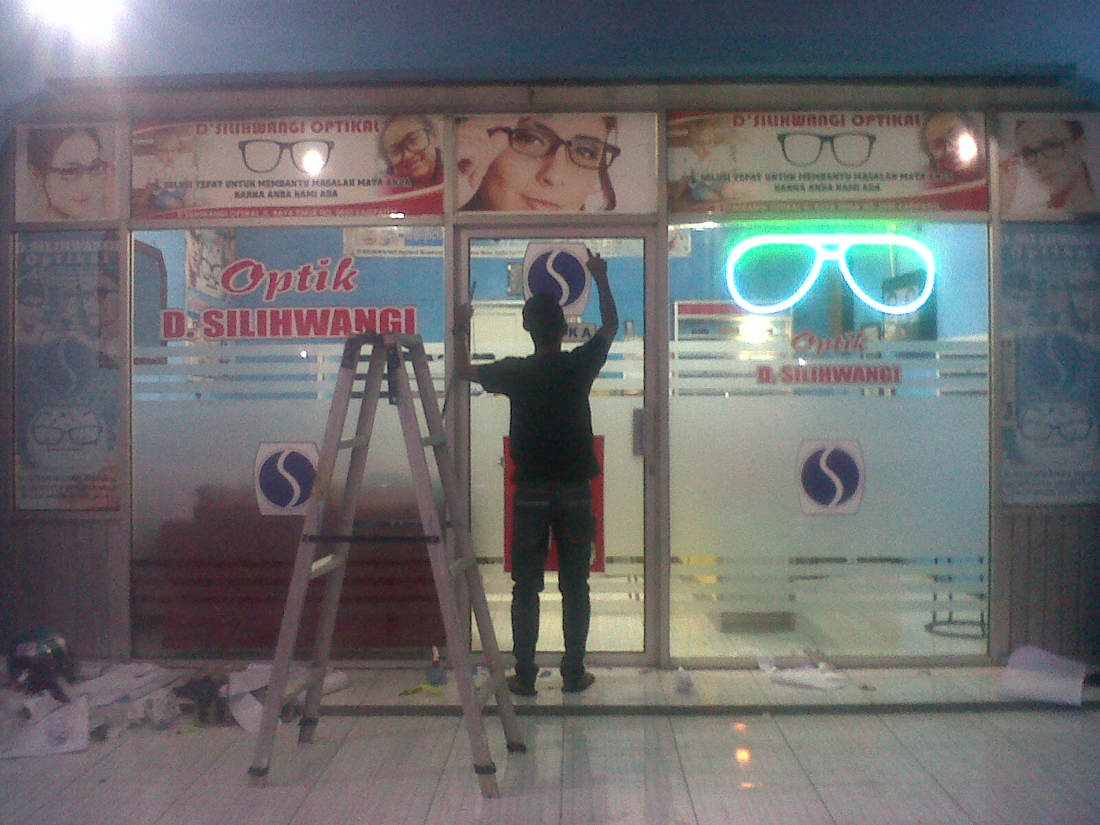 SLR Media Solusi Media Promo Anda: Branding Toko, Kantor dan Plang ...