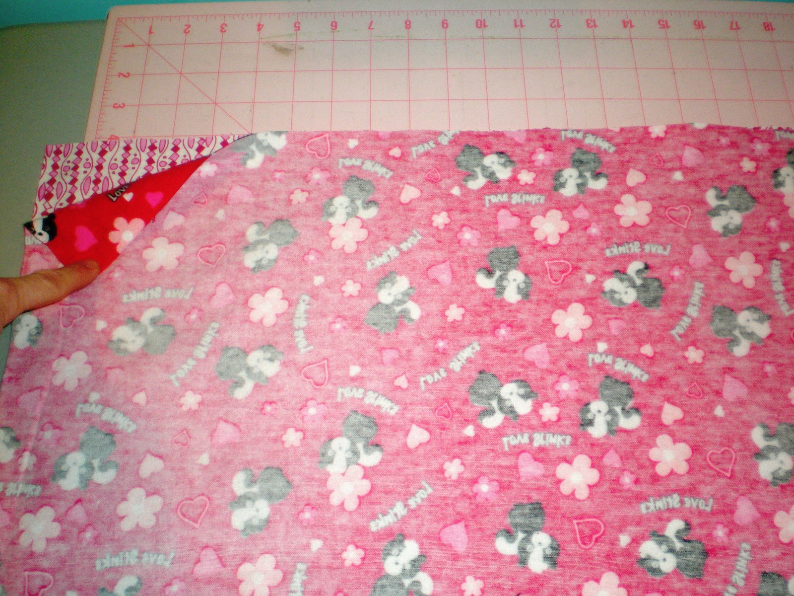 Frilly Lilly: Easy Pillowcase Tutorial