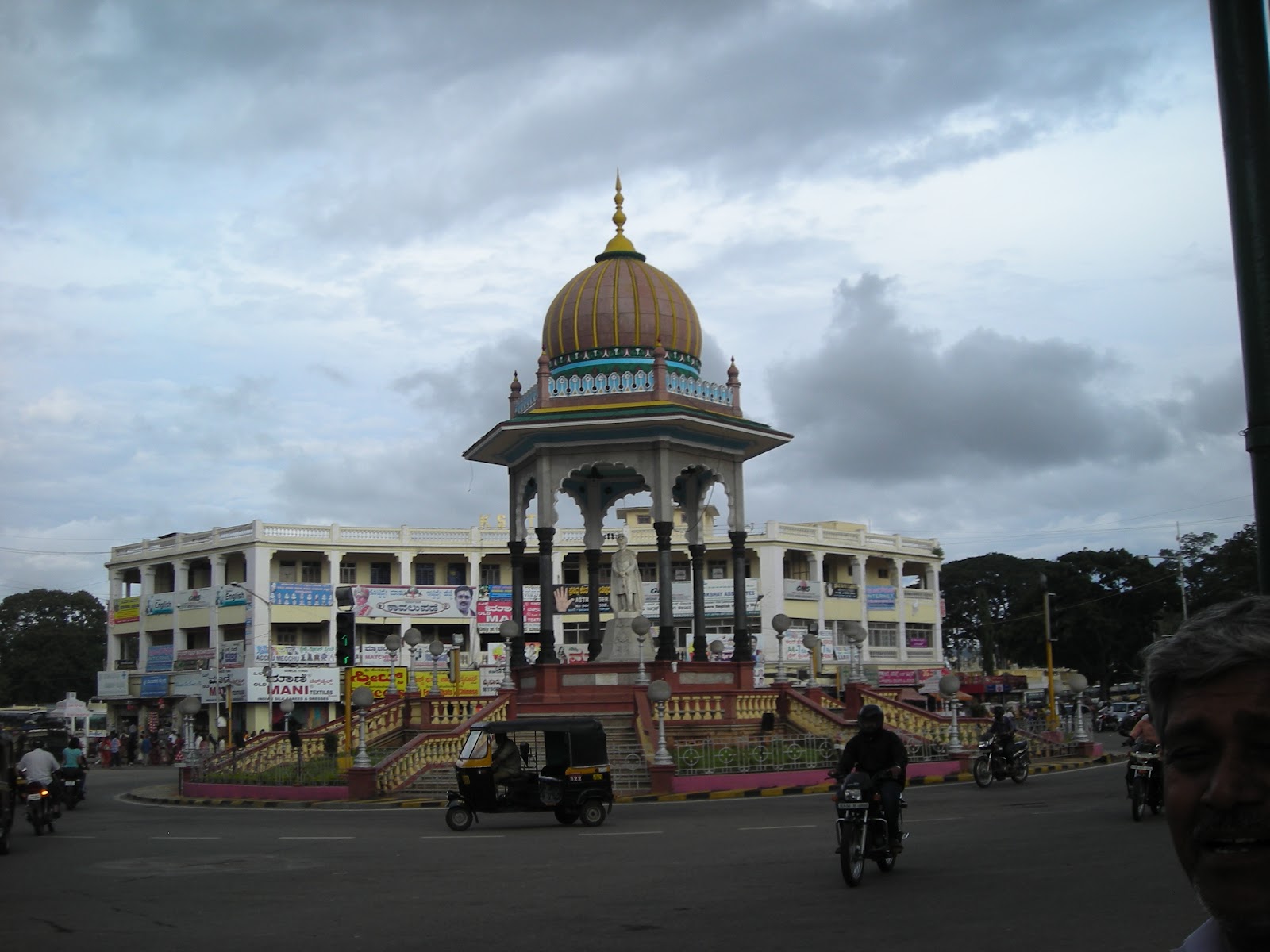 Polly's India Adventure!: 4 Shades of India