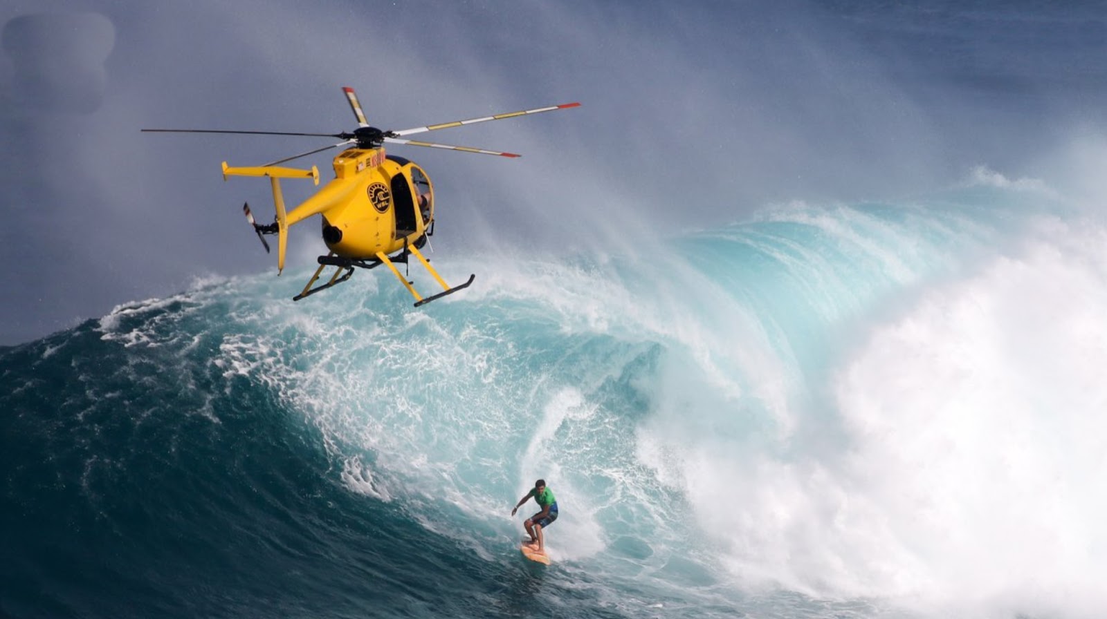 Opportunities to live on the magical island of Maui: Surfing Jaws on ...