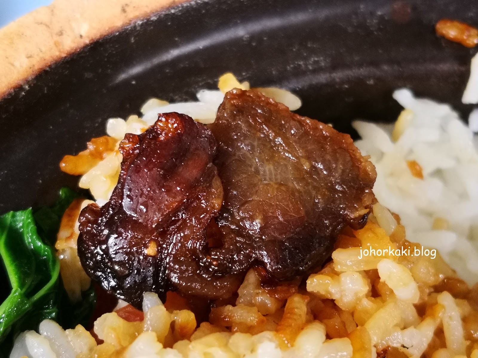 Lian He Ben Ji. Famous Sisters Claypot Chicken Rice. Chinatown Complex ...